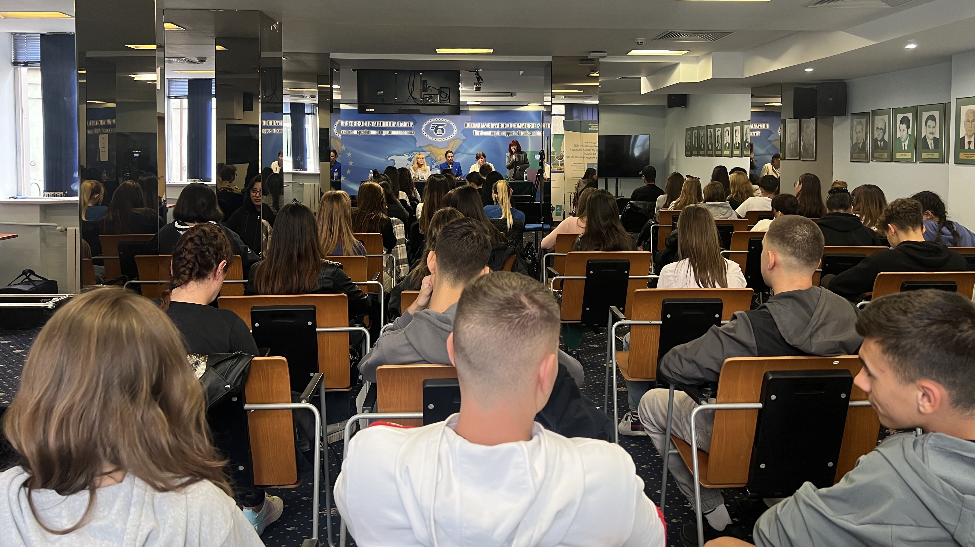 УНСС Наши преподаватели ще бъдат лектори по новия иновативен учебен предмет „Дизайн на бизнеса